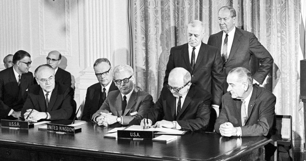 Outer space treaty low NoGeoingegneria outer-space-treaty-low-nogeoingegneria